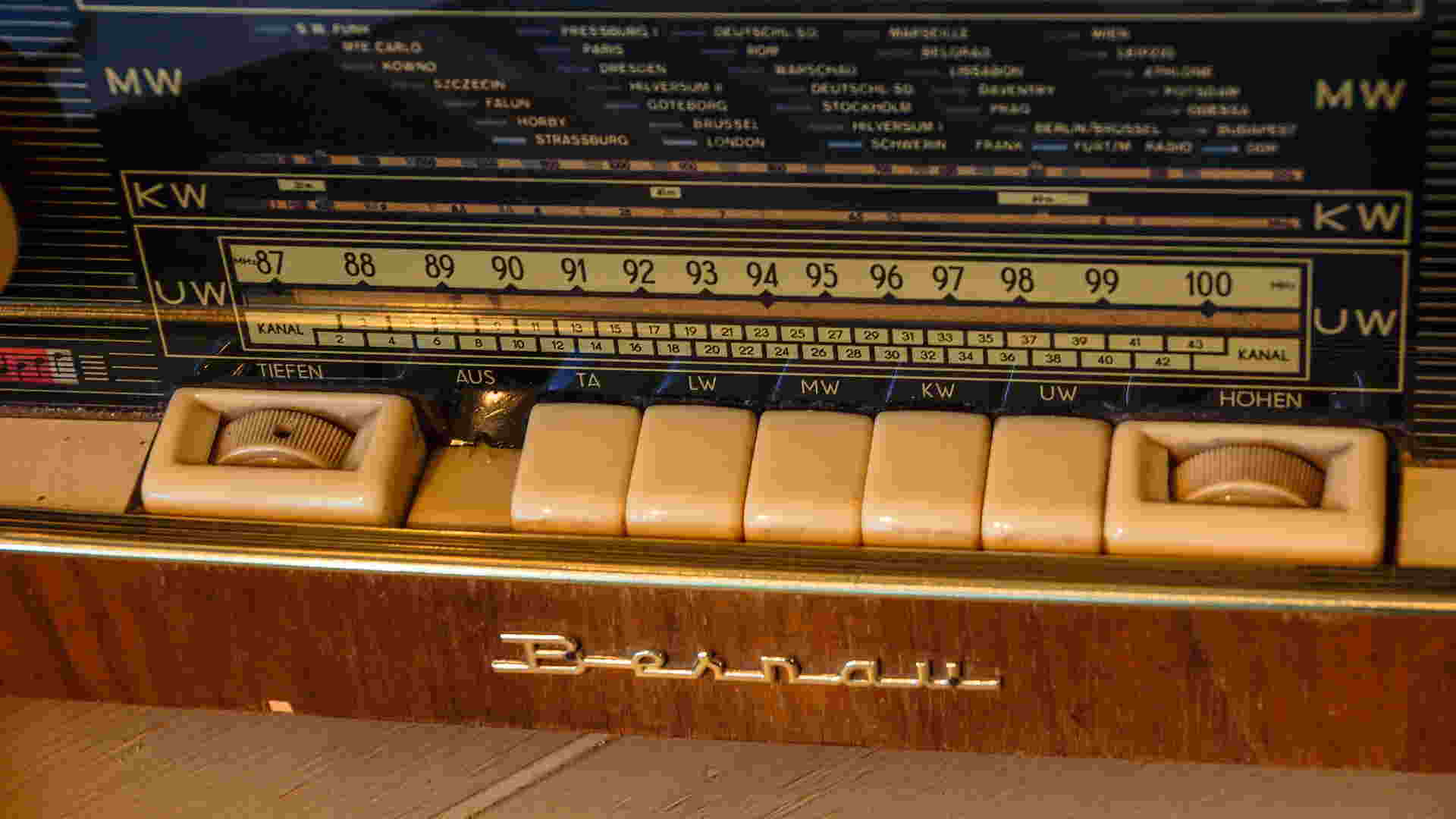 How to Get Your Song On The Radio - SharePro Blog